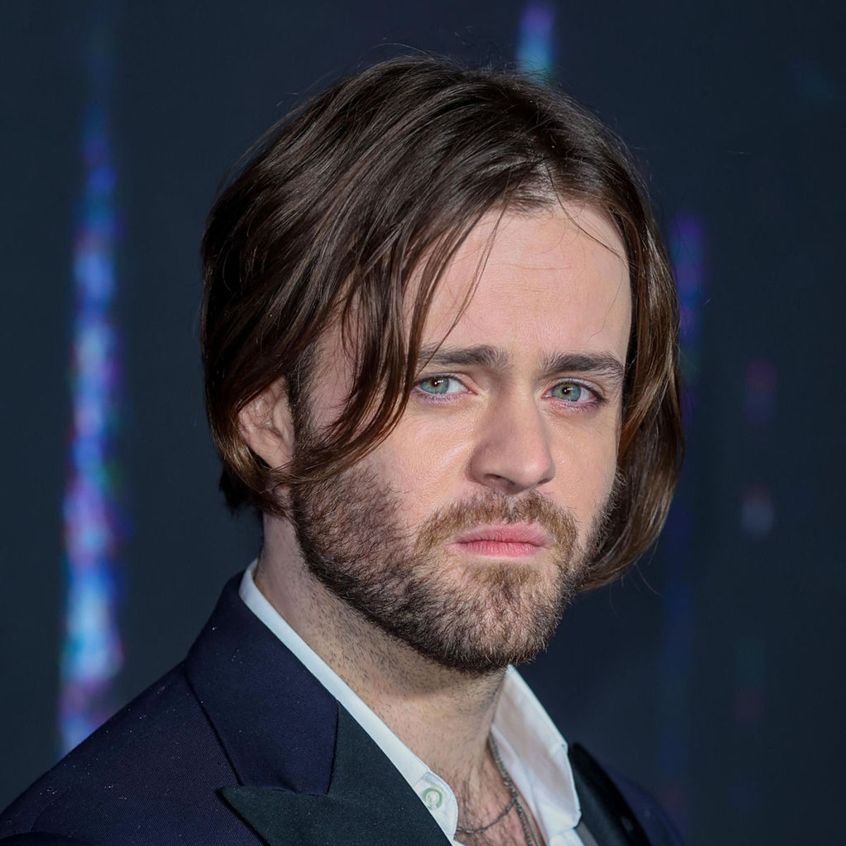Joey Batey Songs streamen | RTL+