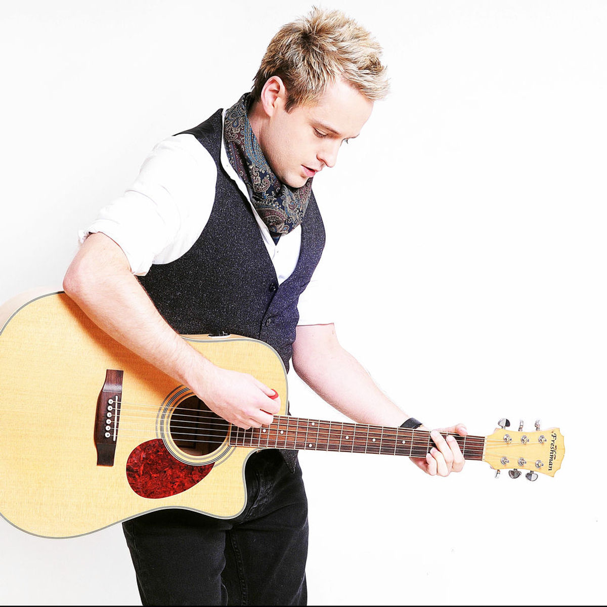 Derek Ryan Songs streamen | RTL+