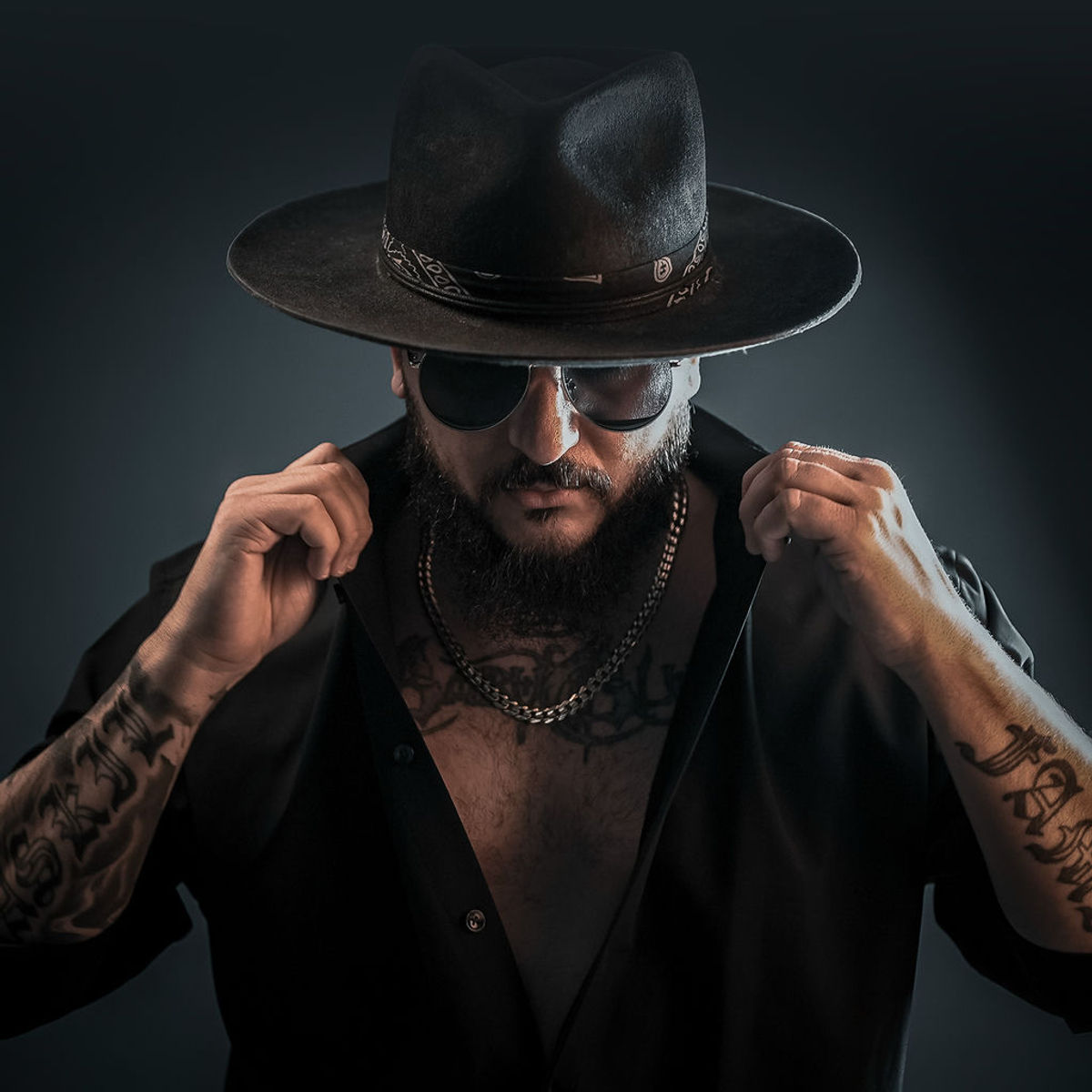 Crucifix Songs streamen | RTL+