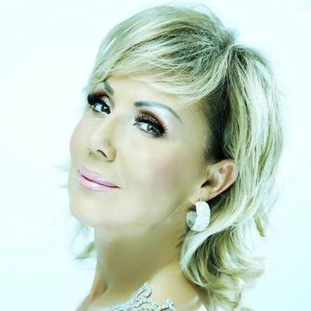 Lepa Brena Songs streamen | RTL+
