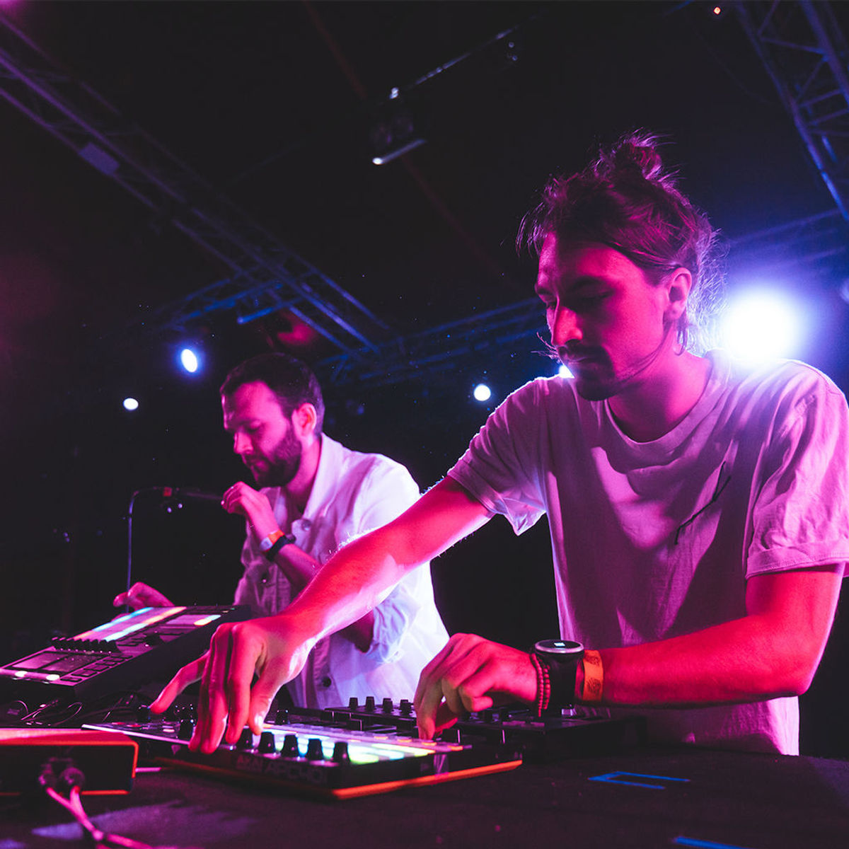 Pausé Songs streamen | RTL+