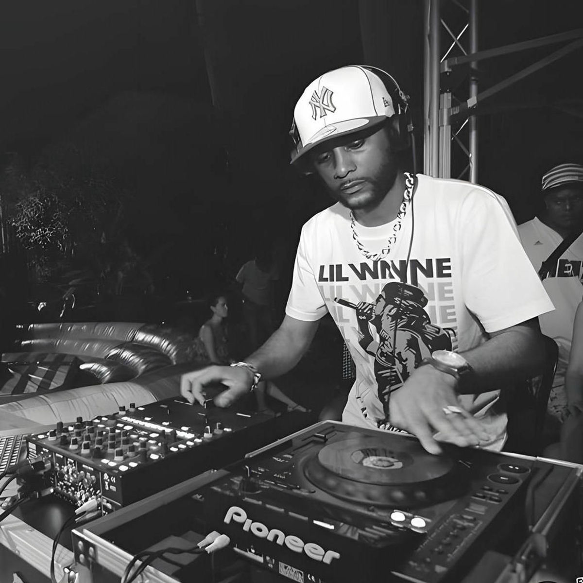 Vj Awax Songs streamen | RTL+