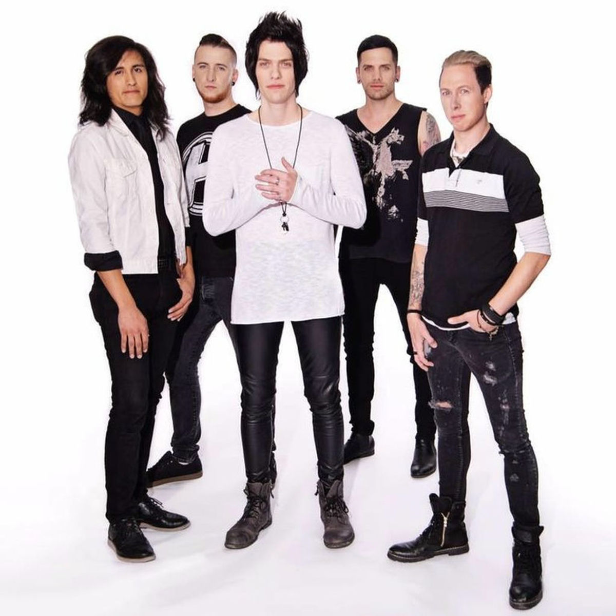 Versus Me Songs streamen | RTL+