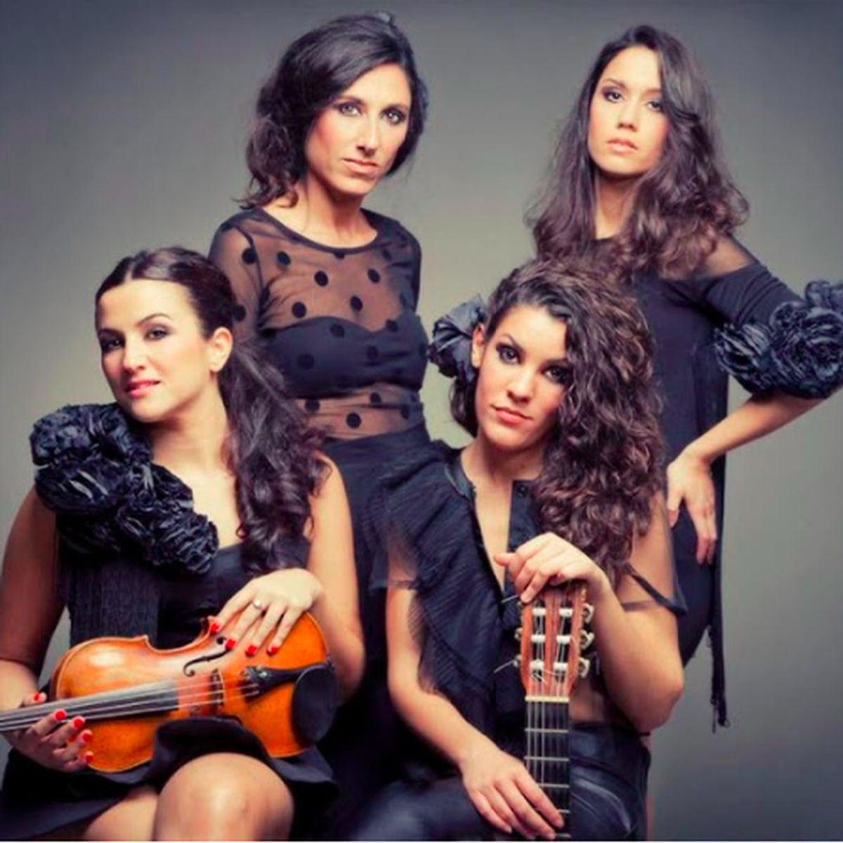 Las Migas Songs streamen | RTL+