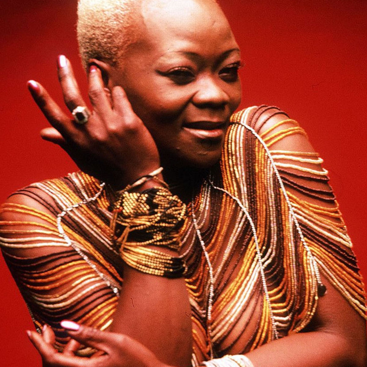 Brenda Fassie Songs streamen | RTL+