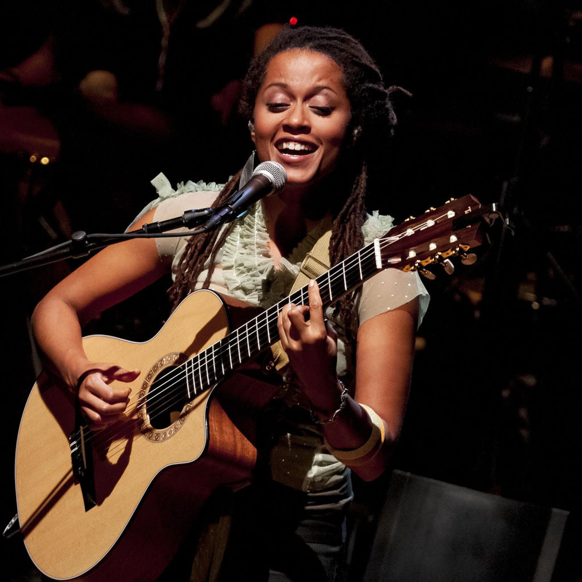 Sara Tavares Songs streamen | RTL+
