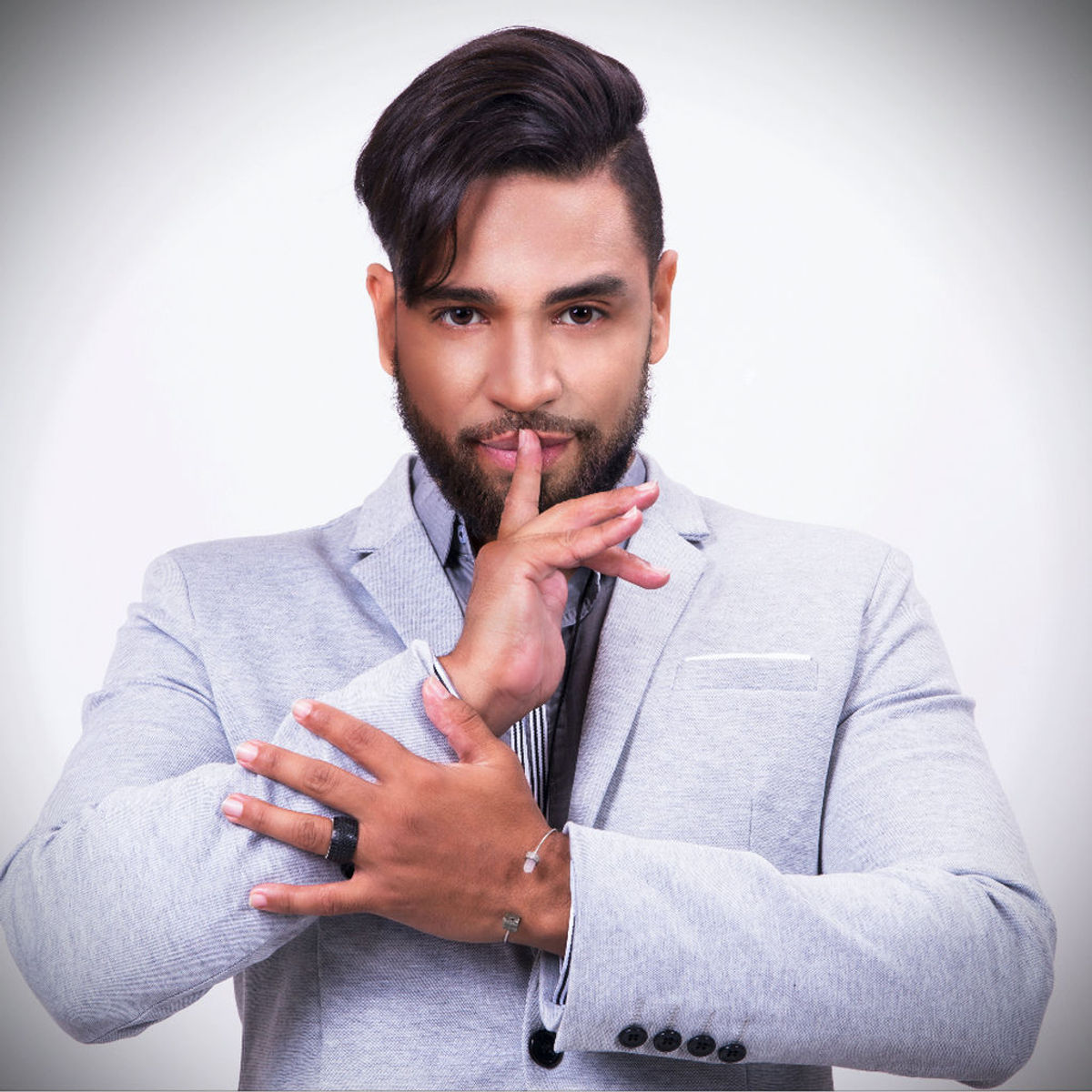 Henry Santos Songs streamen | RTL+