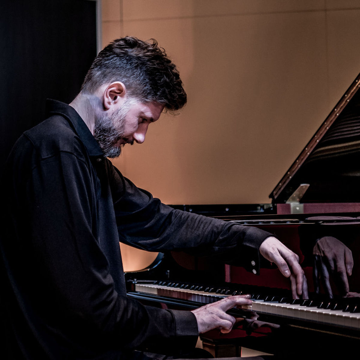 Shljuka Songs streamen | RTL+