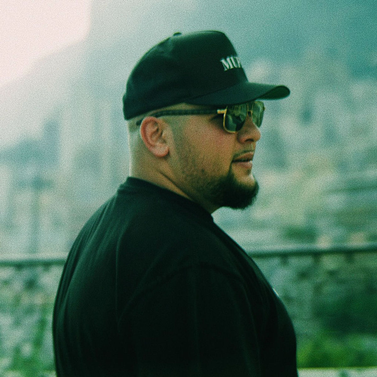 Awada Songs streamen | RTL+