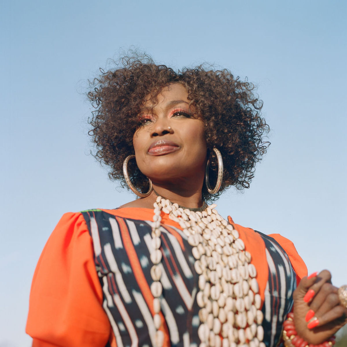 Oumou Sangaré Songs streamen | RTL+