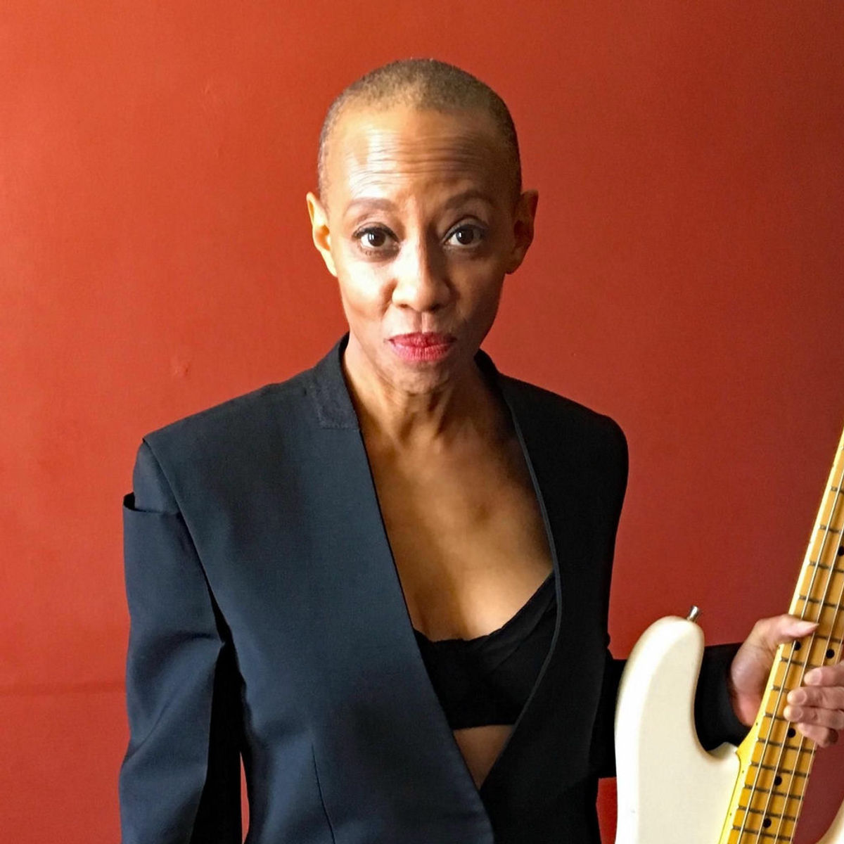 Gail Ann Dorsey Songs streamen | RTL+