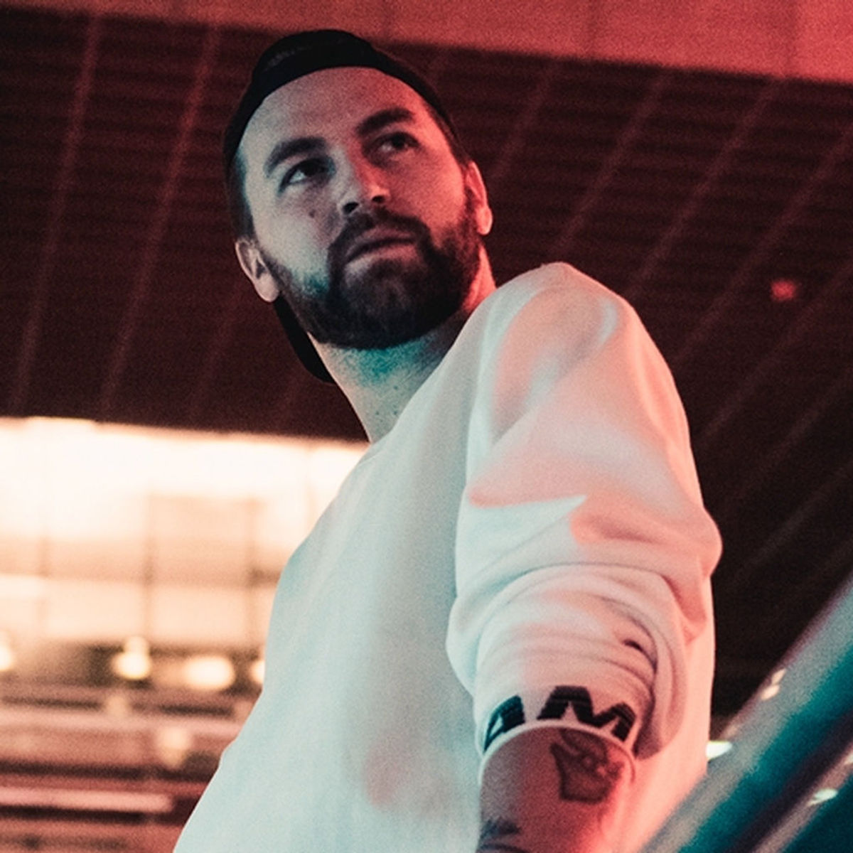 Mickey Valen Songs streamen | RTL+