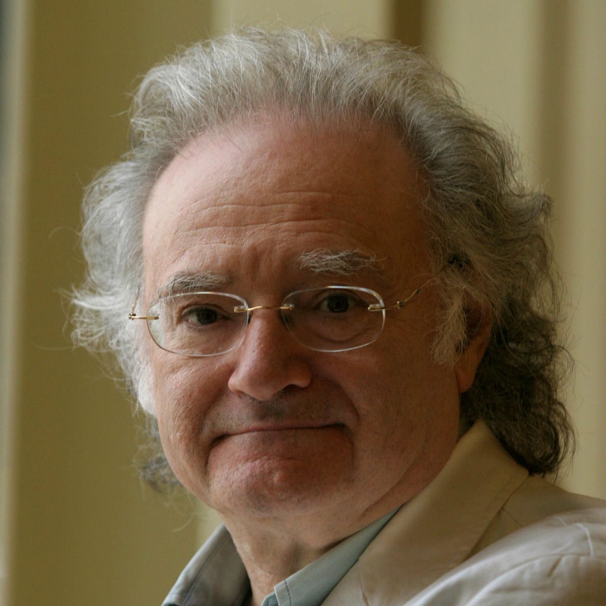 Carl Davis Songs streamen | RTL+